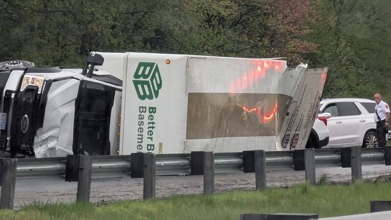 Dump truck rollover crash closes part of route 9 in New Britain Dump truck rollover crash closes part of route 9 in New Britain